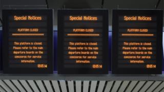 Northern rail: Guards row sparks fresh strikes - BBC News