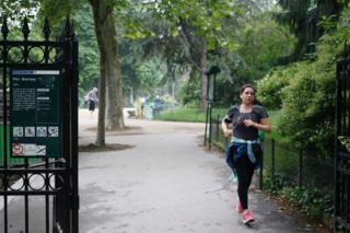 Crossing into the alien north... of Paris - BBC News