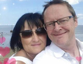 Murderer Simon Mellors killed again despite 'warnings' - BBC News