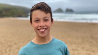 Would the world be better if it was run by teenagers? - BBC News