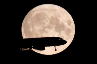 In pictures: Sturgeon moon over Scotland - BBC News