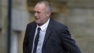 American bulldog breeder Stephen Potts jailed over dog attack - BBC News