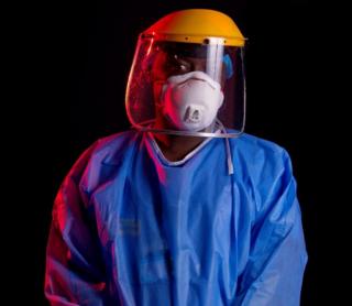 Coronavirus: London security guard photographs his hospital heroes ...