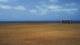 Por qué las líneas de las canchas de fútbol son así (y por qué son tan ...