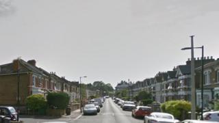 Catford stabbing: Man found injured in house dies - BBC News