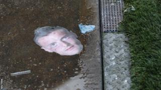 Jamie Vardy: Leicester fans wear masks to support banned striker - BBC ...