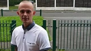 Man dies 10 days after Wythenshawe street fight - BBC News