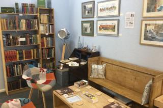 Royston gets first independent bookshop for 30 years - BBC News