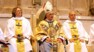 Former Archbishop of Glasgow Mario Conti dies, aged 88 - BBC News