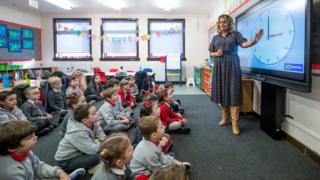 £50m funding announced for new teacher recruitment in Scotland - BBC News