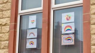 Coronavirus: Rainbow pictures on show across Scotland - BBC News