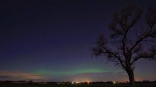 Northern Lights seen over England - BBC News