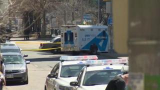 Toronto van attack: Calm actions of police stun US - BBC News
