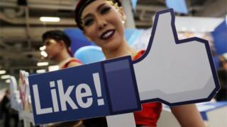 Reddit holds the secret to fixing Facebook - BBC News