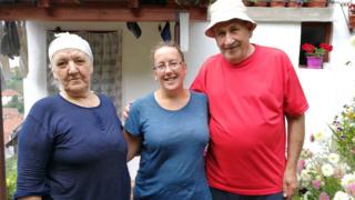 Ursula Martin completes 5,000-mile Ukraine to Wales walk - BBC News