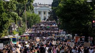 BLM v Washington DC riots: How were the police responses different ...