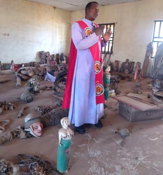 The Nigerian priest saving Igbo deities from the bonfires - BBC News