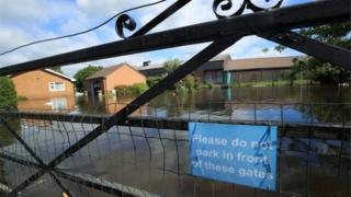 Whaley Bridge: Grants available for flood-hit communities - BBC News