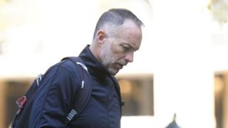 West End ex-Met Police officer jailed for taking bribes - BBC News