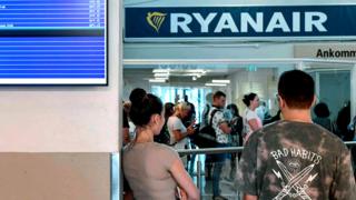 Ryanair compensation cheques with no signatures 'bounced' - BBC News