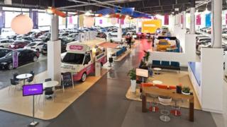 Dealer Peter Vardy plans new Dundee car supermarket - BBC News