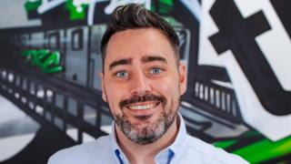 The bosses helping staff pay their soaring energy bills - BBC News