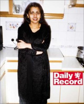 Naheeda Bi describes 10-year Pakistan kidnap ordeal - BBC News