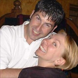 Obituary: Lee Harris - BBC News