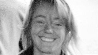 Father of Julie Ward who spent years hunting Kenya killer dies - BBC News