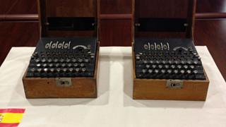 Enigma I: '€100 typewriter' found to be German code machine - BBC News