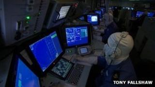 Life on Royal Navy's Falklands-bound HMS Dauntless - BBC News