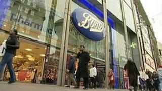 Former Nottingham Boots factory plans to axe 400 jobs - BBC News