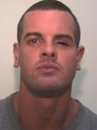 Dale Cregan sought over shooting in Clayton, Manchester - BBC News