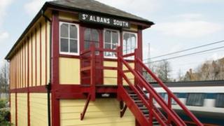 Signal box: End of the line for 'much-loved' building? - BBC News