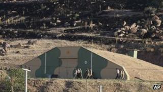 Turkey grenade depot blast kills 25 - BBC News