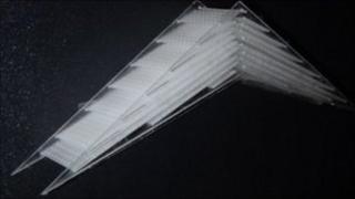 Invisibility cloaks: Will we ever really have them? - BBC News