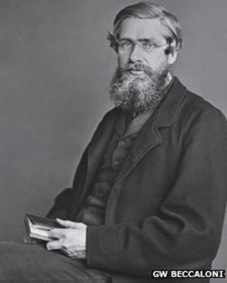 Alfred Russel Wallace statue at Natural History Museum - BBC News