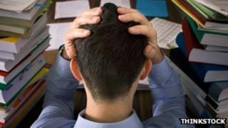 Pre-exam anxiety 'can boost grades' - BBC News