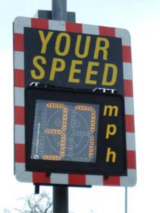Somerset villages share portable speed indicator signs - BBC News