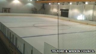 Telford Ice Rink reopening after £4m revamp - BBC News