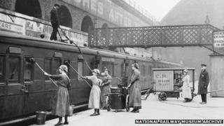 Working on the railway: The women who kept Britain on track - BBC News