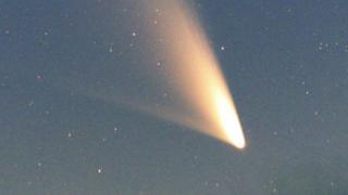 Green comet approaching Earth for first time in 50,000 years - BBC News