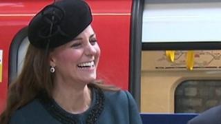 Queen recreates historic train journey - BBC News