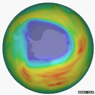 Cambridge scientist Joe Farman who helped find ozone 'hole' dies - BBC News