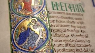 Paperless public libraries switch to digital - BBC News