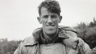 Unseen photographs show how the Everest story broke - BBC News