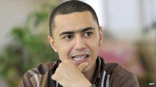 Tunisian rapper Weld El 15 jailed for threatening police - BBC News