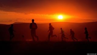 Day in pictures: 28 June 2013 - BBC News