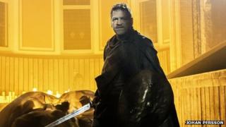 Sir Kenneth Branagh's Macbeth impresses in Manchester - BBC News