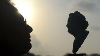 Day in pictures: 3 October 2013 - BBC News